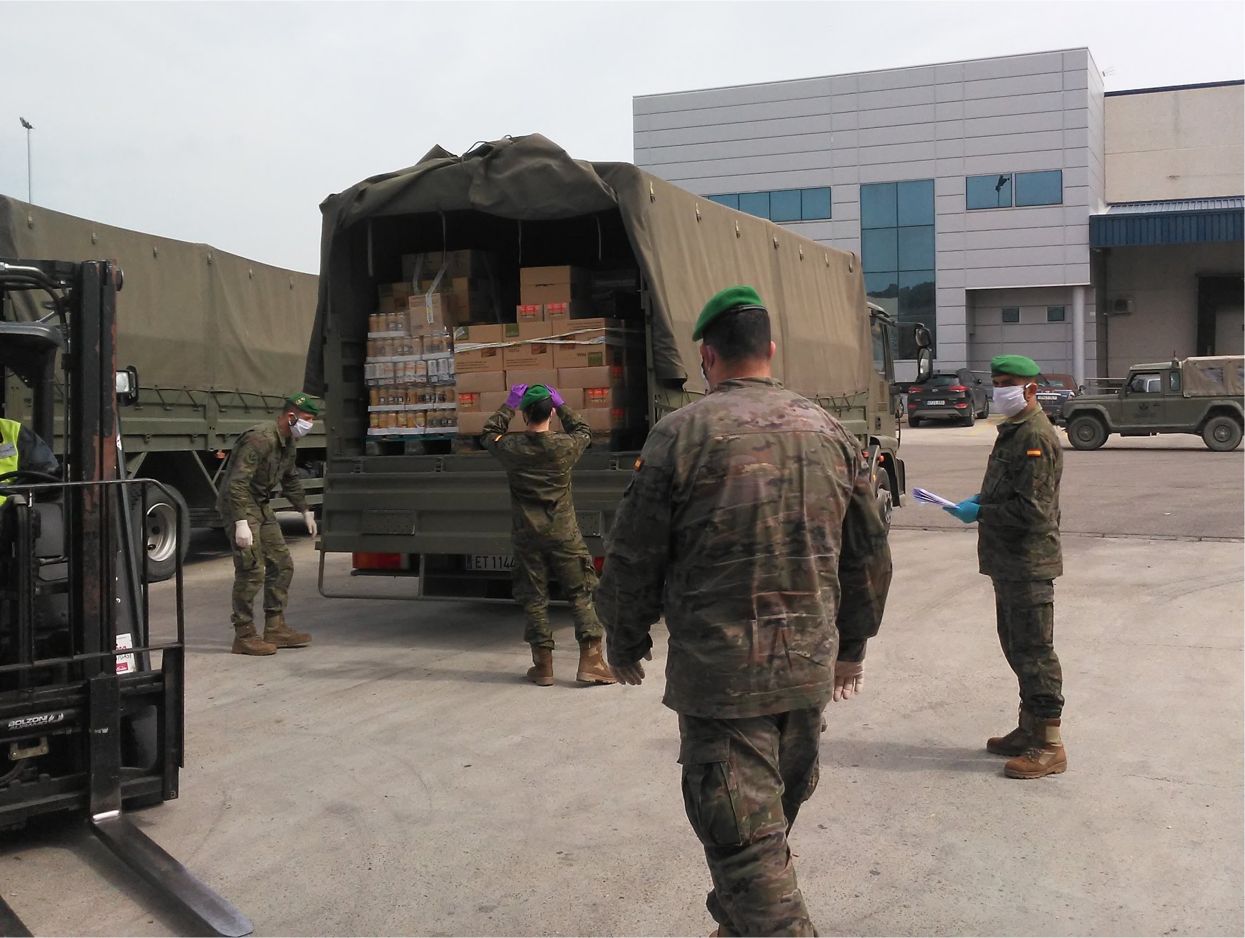 Apoyo de la AALOG 41 en Zaragoza. Transporte de alimentos - Manuel Grao ...
